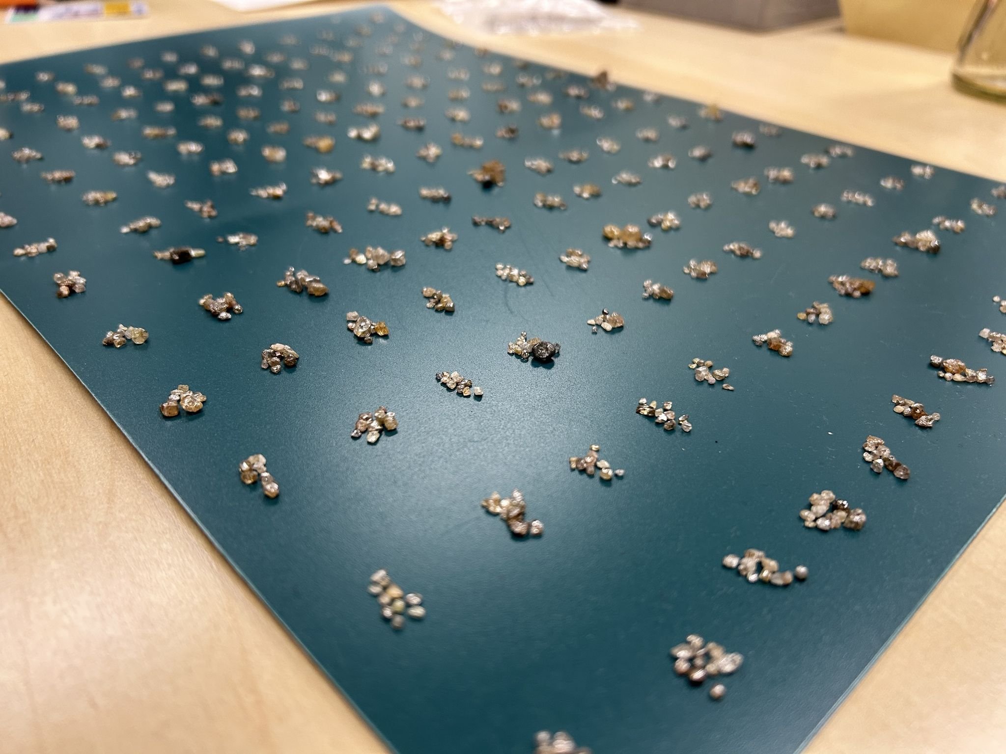 Flughafen Frankfurt: Flughafen: Passagier mit über 11.000 Diamanten im ...