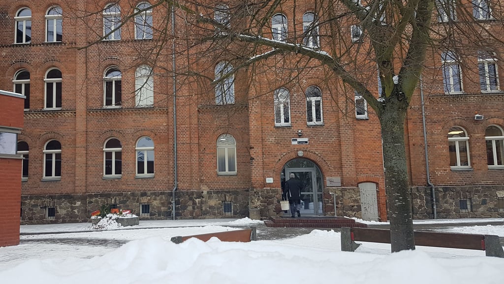 Unwetterwarnung: „Homeoffice“, Elternbriefe - so reagieren Schulen und ...