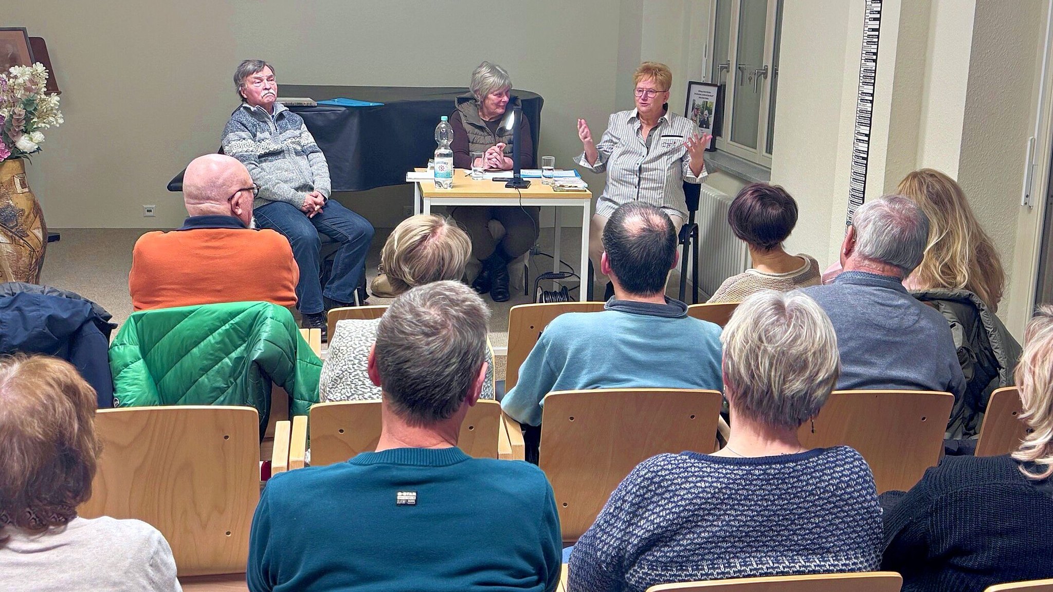 Lesung in Bitterfelder Musik-Galerie: 31 Jahre nach dem Ende der ...